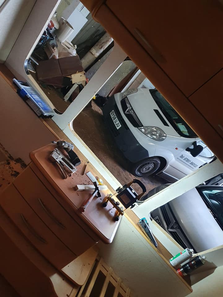 Home - LG Caravan & Motorhome Services